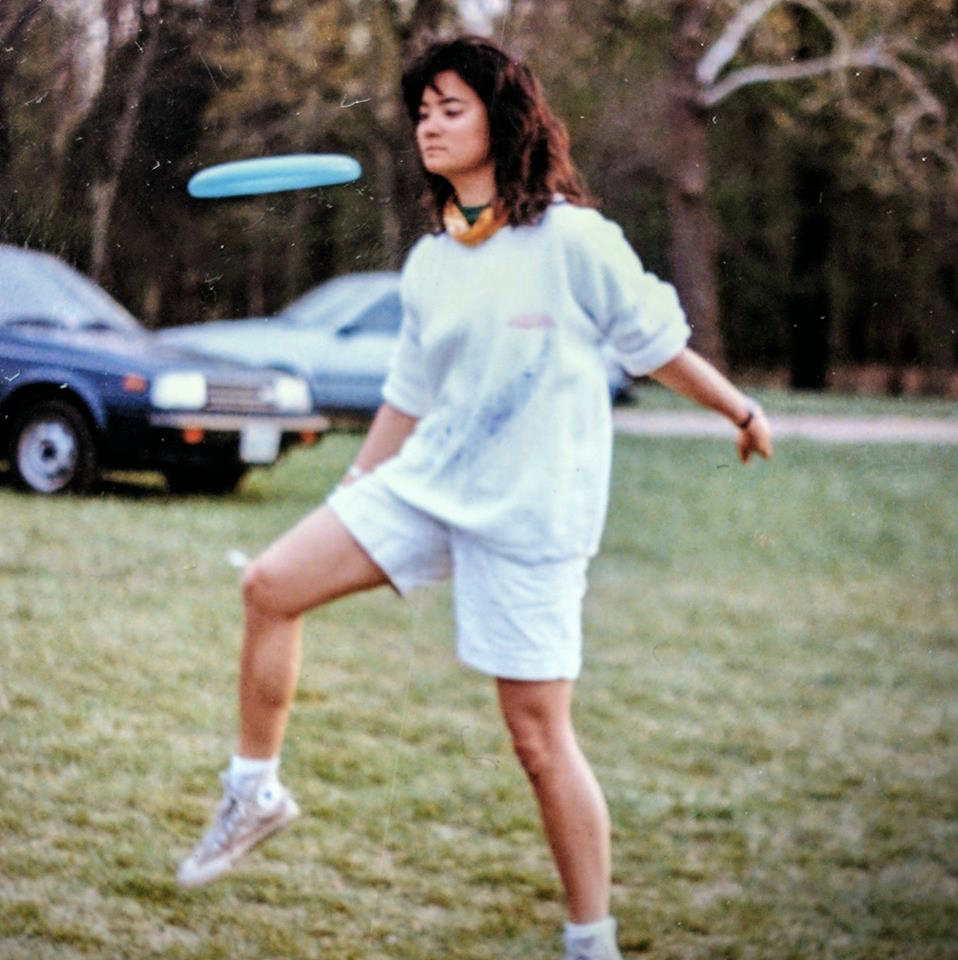Episode 136: Lori Daniels Is Intrigued by Alien Frisbees – FrisbeeGuru